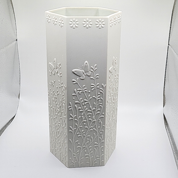 Stafford | Art | Japanese Octagon Shaped Butterfly And Flower Vase ...
